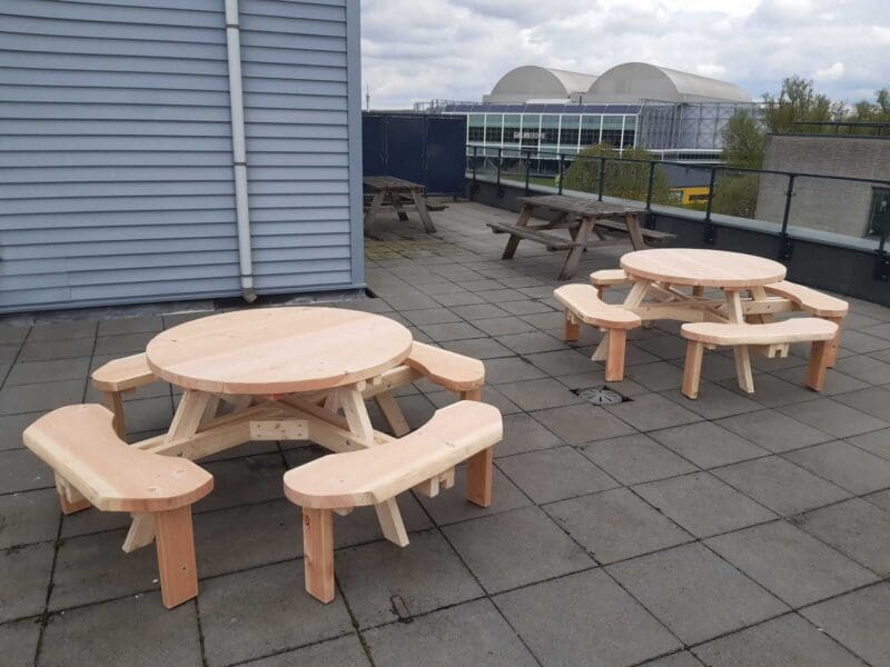 ronde picknick tafel met 4 banken in douglas hout of eikenhout